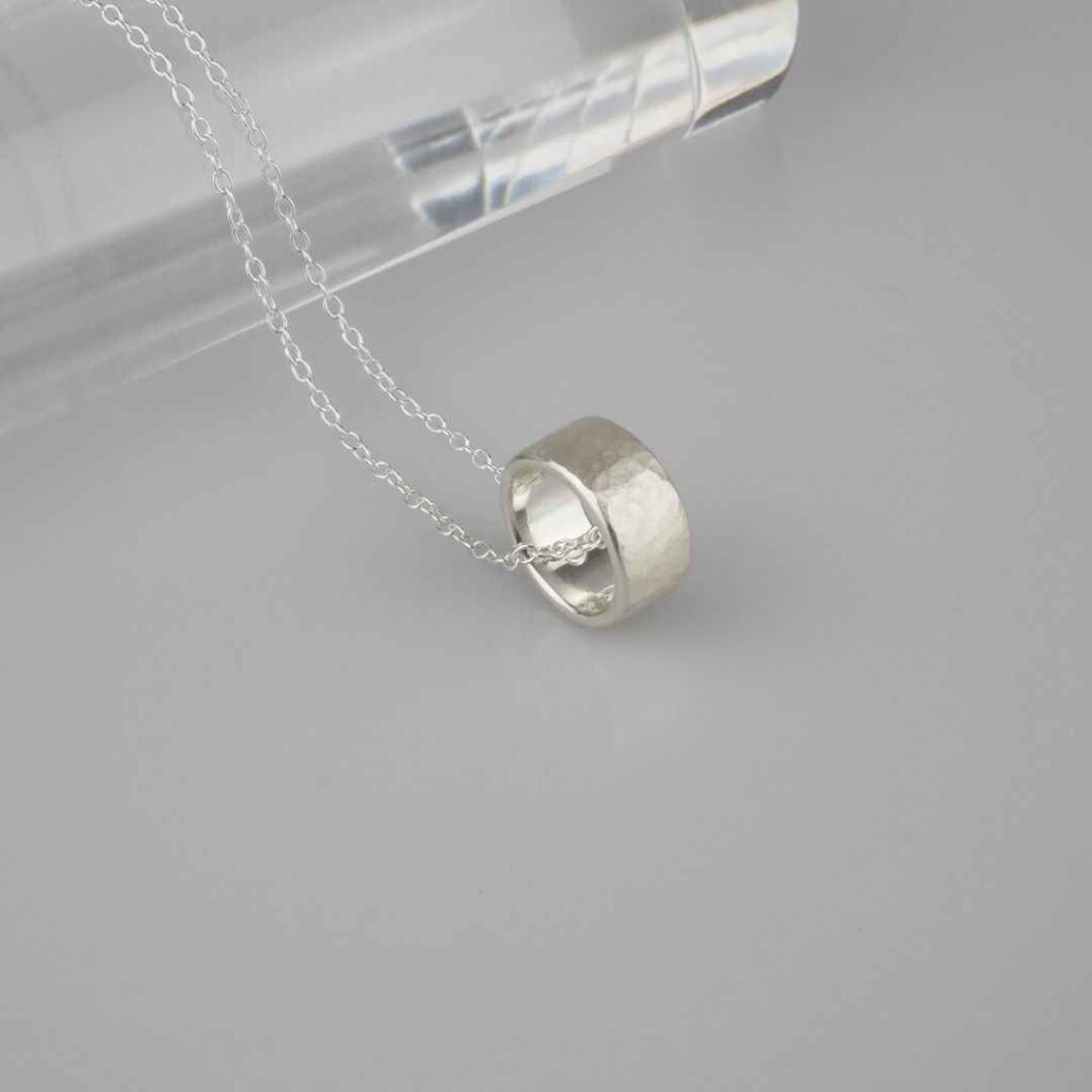 【2024最新】中学生女子に人気のクリスマスプレゼント20選｜PsyPre